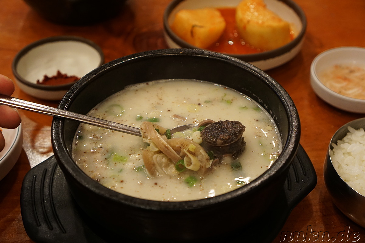 Sundaeguk - Suppe mit Innereien vom Schwein - Koreanische Küche, Korea ...